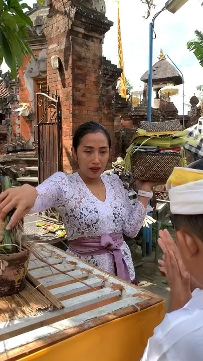 Mini Vlog Rainan Tumpek Landep - YouTube