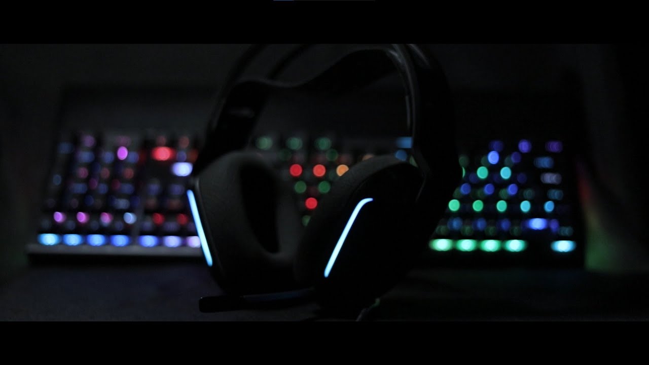 Logitech G733 - YouTube