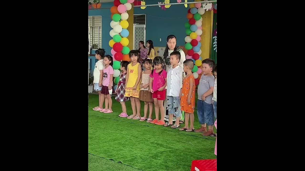 17/6/2022 Bé Hà Vy ( Su Ti) tạm biệt lớp lá 2 chuẩn bị vào lớp 1 💕💕💕💕 ...