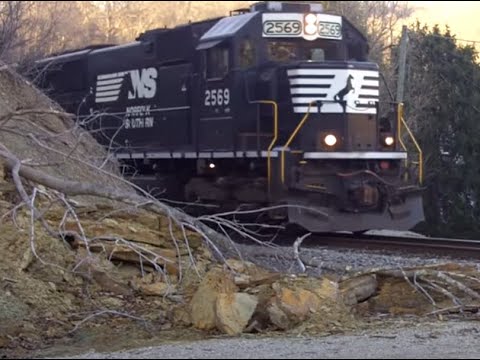 NS 2569 SD70 Leads J22 w/ Amazing RS3L Horn! On The Wayne Branch at Wayne, WV - YouTube