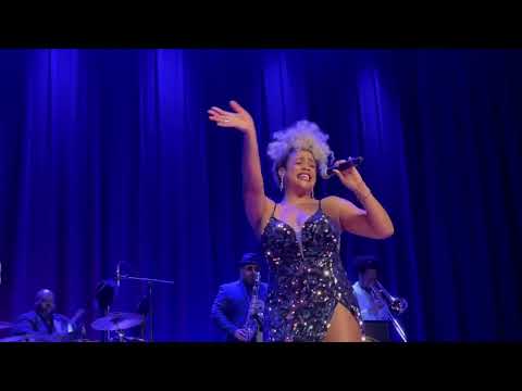 POSTMODERN JUKEBOX - I WILL SURVIVE Gloria Gaynor Cover by Tia Simone at Plaza, Orlando #pmjtour