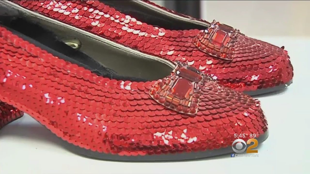 FBI Recovers 'Wizard Of Oz' Ruby Slippers Stolen 13 Years Ago - YouTube