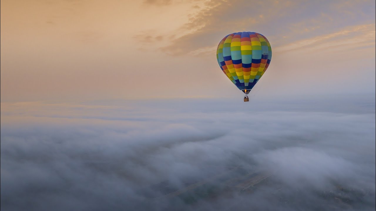 Hot Air Balloon delta - YouTube