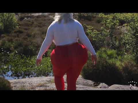 Natasha Crown - Long red tights 8 min plus - YouTube