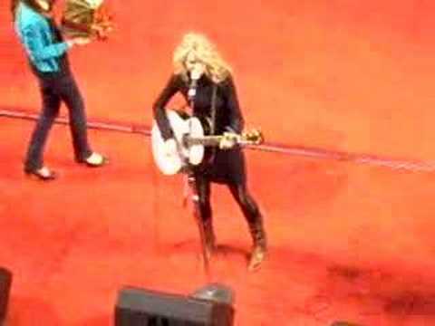 taylor swift! at moa - YouTube