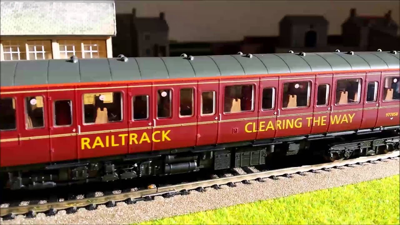 LIMA L204928 diesel class 121 'railtrack clearing the way' No 977858 ...