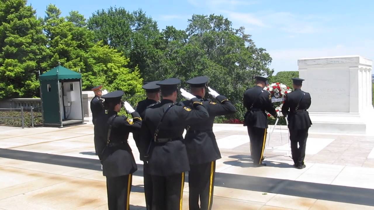 Livonia Police Honor Guard Wreath Laying Ceremony - YouTube