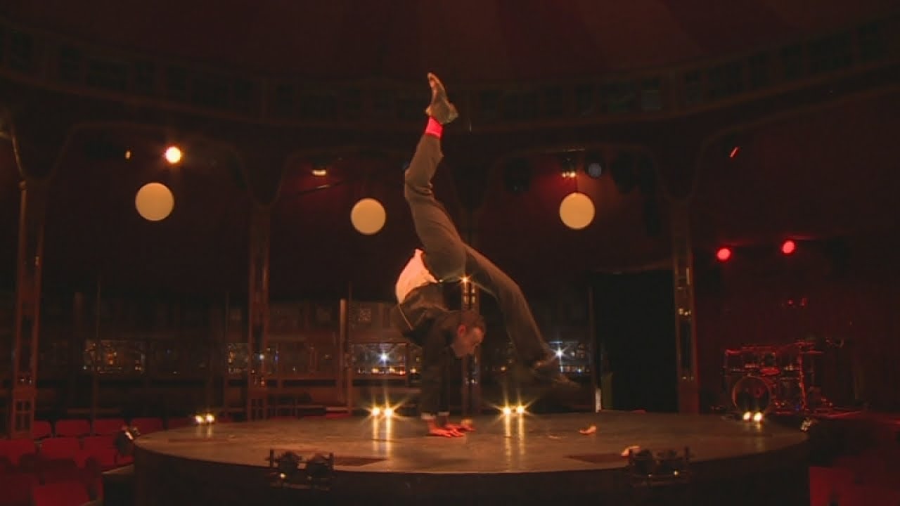 Limbo: Contortionist Jonathan Nosan teaches us a few moves - YouTube