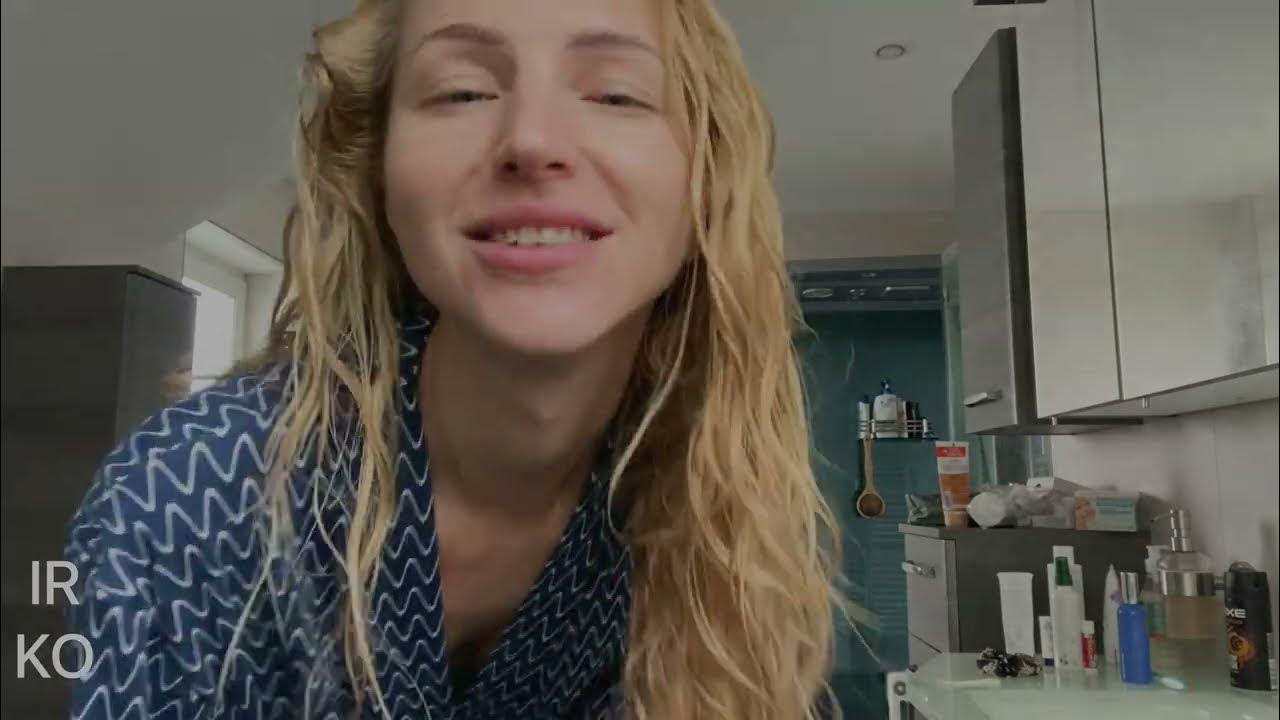 Pretty Girl Dancing Home Alone After A Shower Youtube