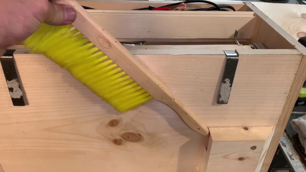 Bee Keeper Toolbox - YouTube