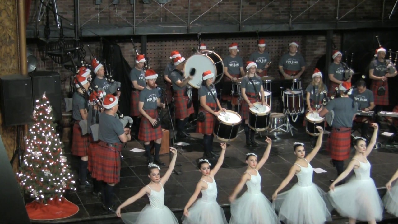 A Celtic Christmas - Toronto Police Pipe Band - YouTube