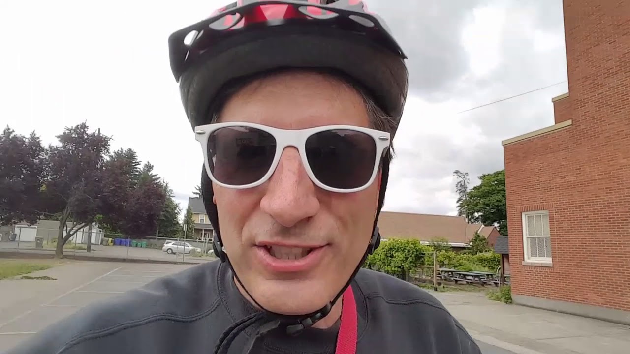 Old Man Fails to Impress Girls - YouTube