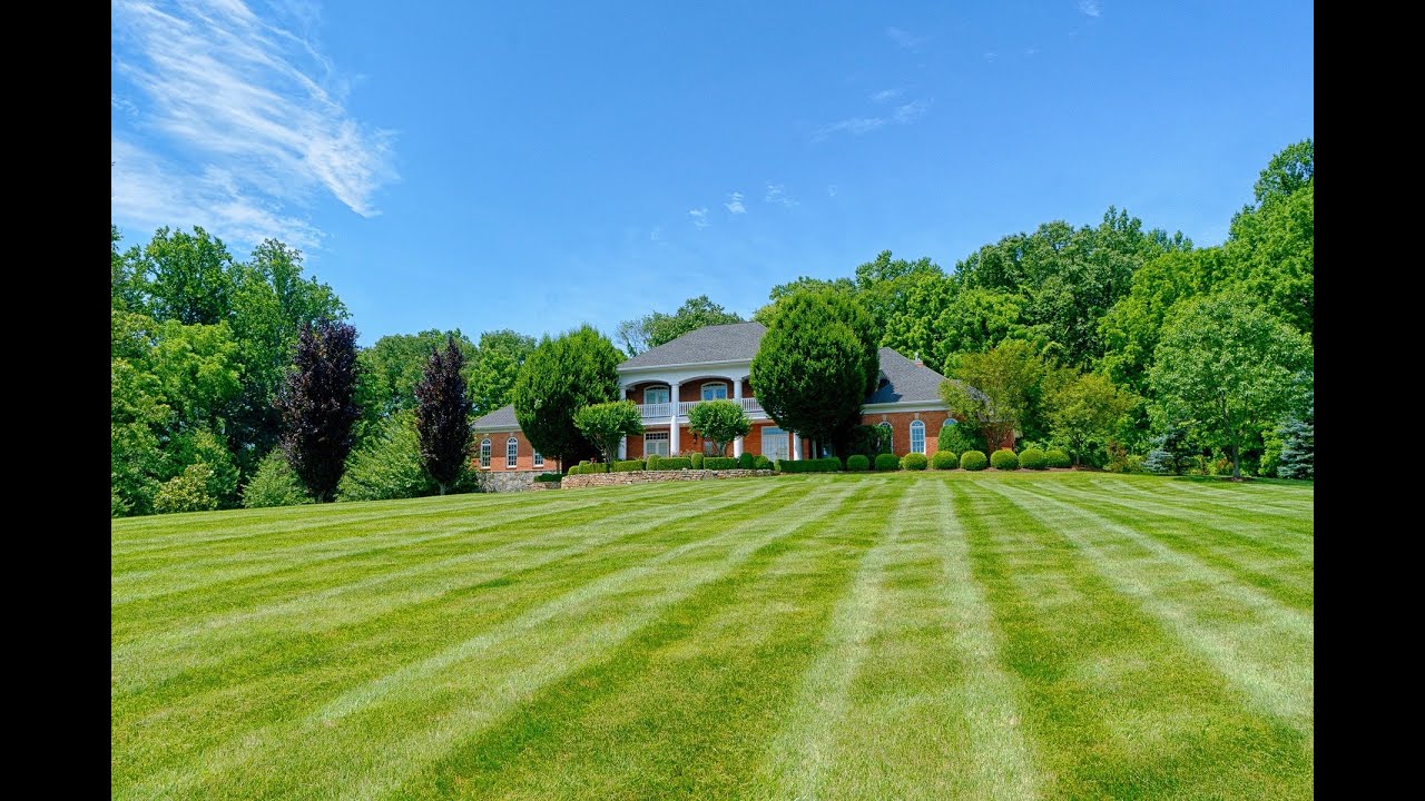 40573 Spectacular Bid Place Leesburg VA - YouTube