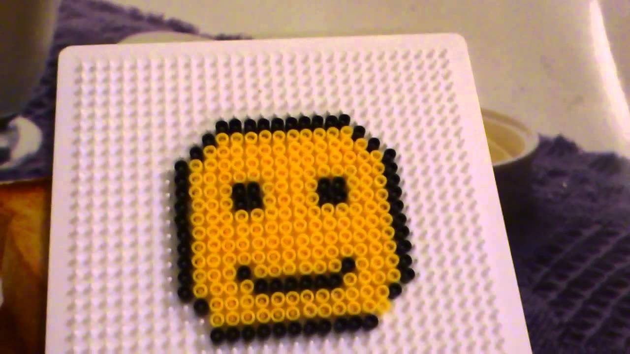 Smiley en perles Hama - YouTube