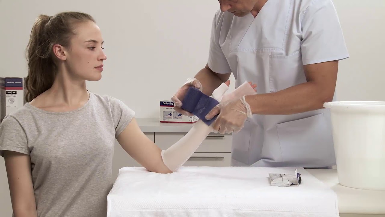 Anlegen eines Daumenverbands mit Delta-Dry® Softliner - YouTube