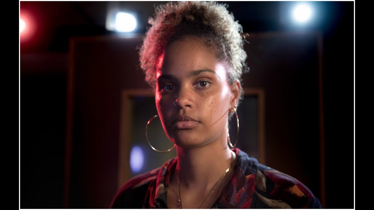 Jess B - 'Set It Off' live for RNZ Music - YouTube