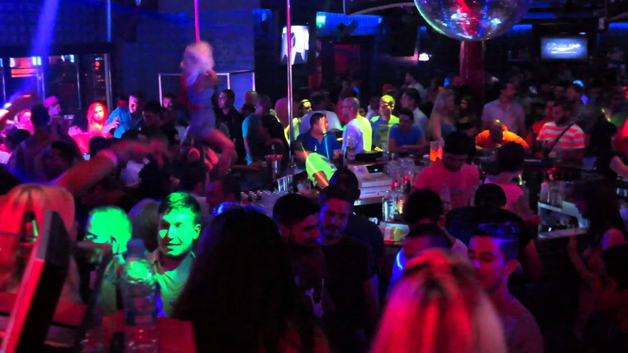 Castle Club ... Upstairs DJ Coxy n MC Marshal ... Smashing it - YouTube