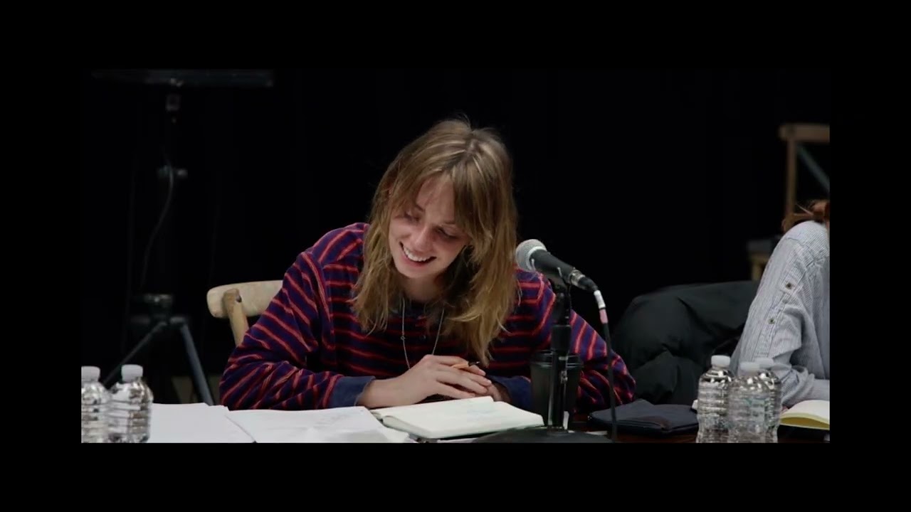 Stranger things cast reading script.Robin and will - YouTube