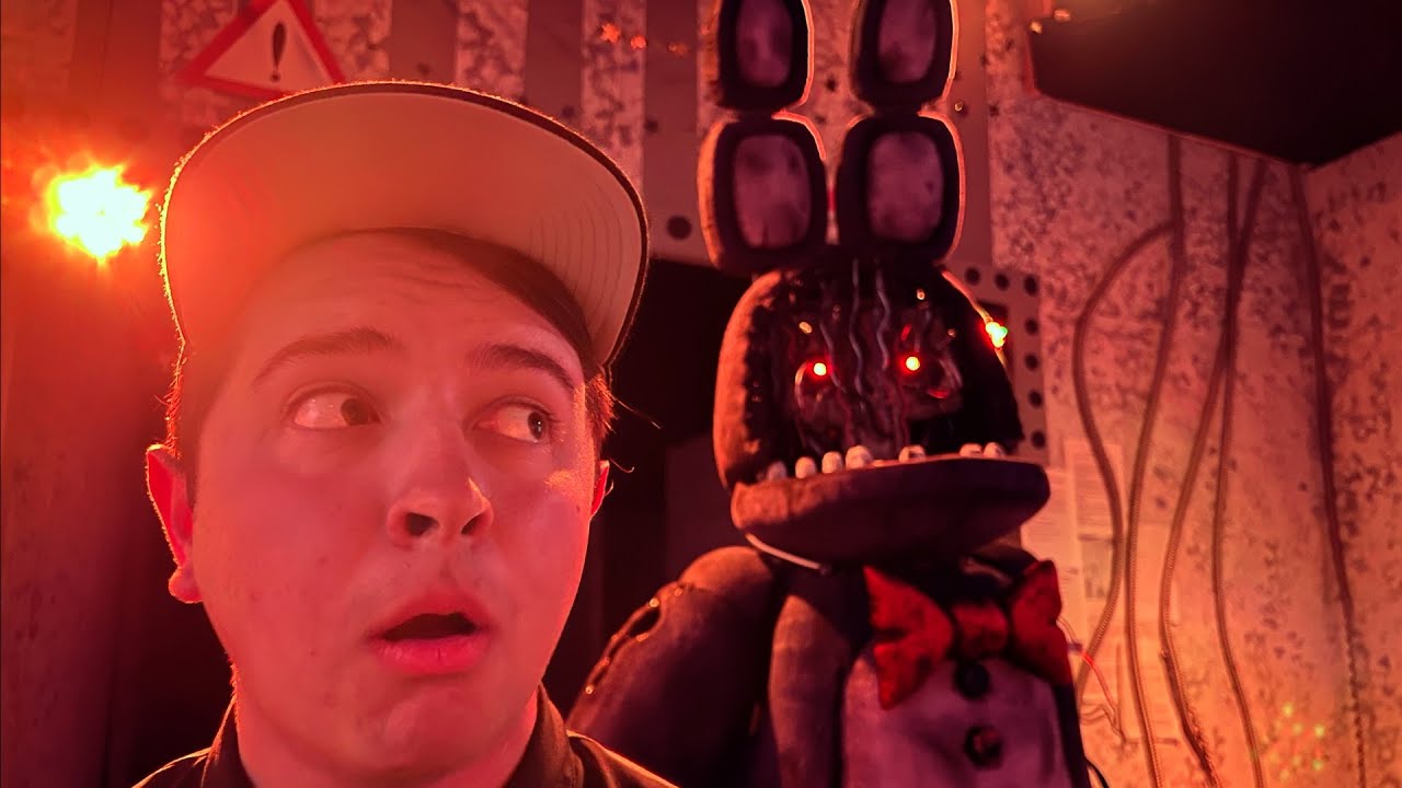 WITHERED BONNIE AND CHICA IN REAL LIFE! (FNAF IRL Part 7) - YouTube