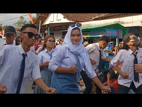 Yang pake Seragam SMA memang Idaman