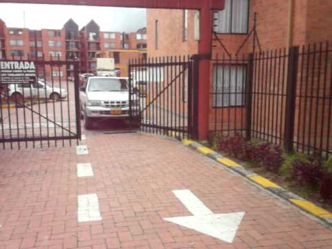 puerta vehicular abatiente - YouTube