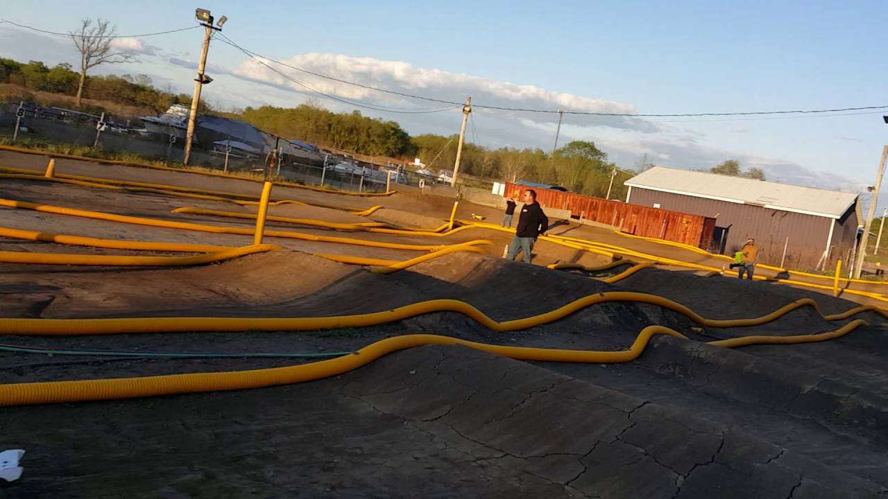 2016 Electric Truggy @ CRC Raceway, Rome NY - YouTube