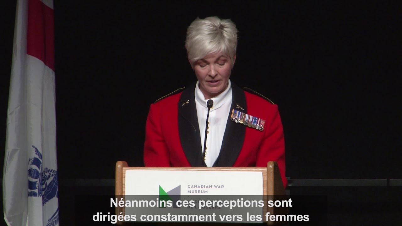 Le brigadier général Jennie Carignan a pris la parole lors des Hommages ...