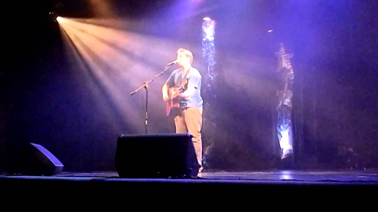 Michael Charest - Pres de toi - Martin Deschamps ( cover ) - YouTube