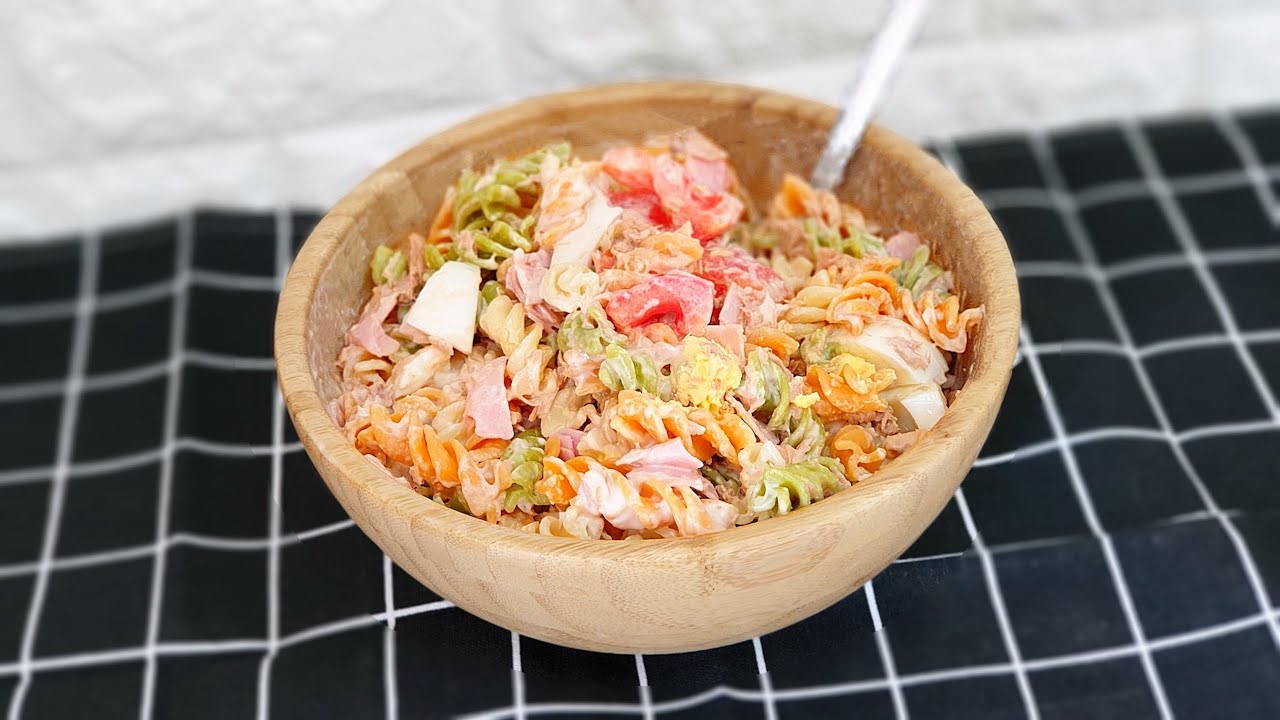 Ensalada de pasta fria tricolor | Con atún y mayonesa | Fácil, rápida y ...