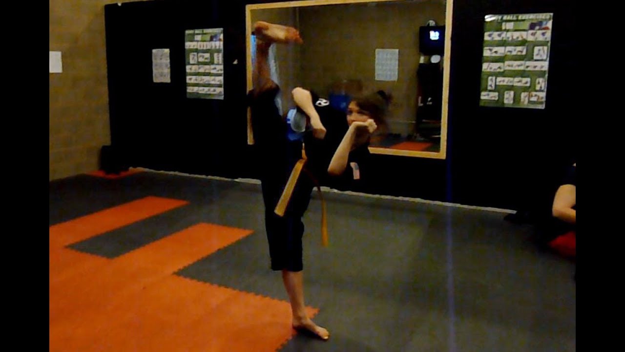 Karate (Ryukyu Kempo) Side Snap Kicks - YouTube