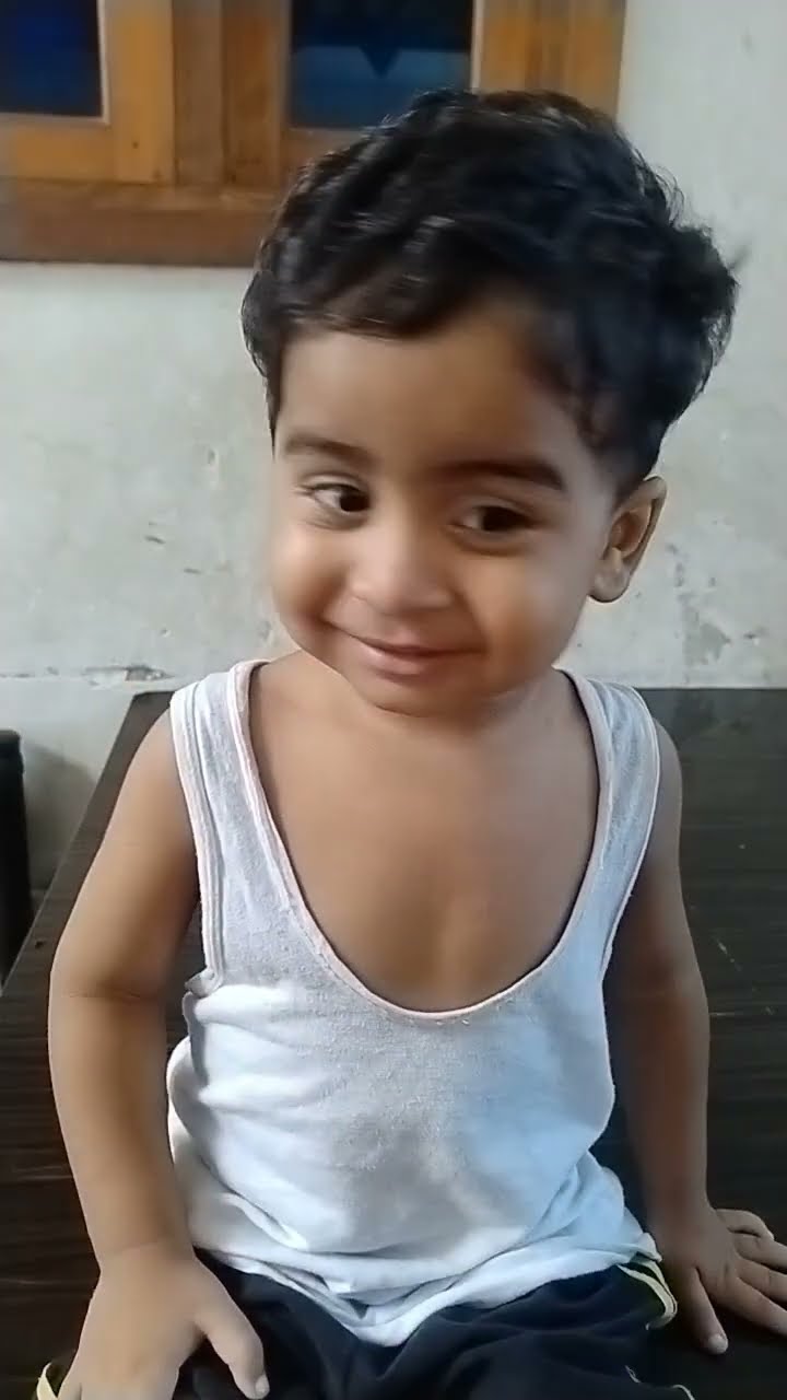 Bachhe ka bolna kitna quite hai#Adnan Farhan - YouTube