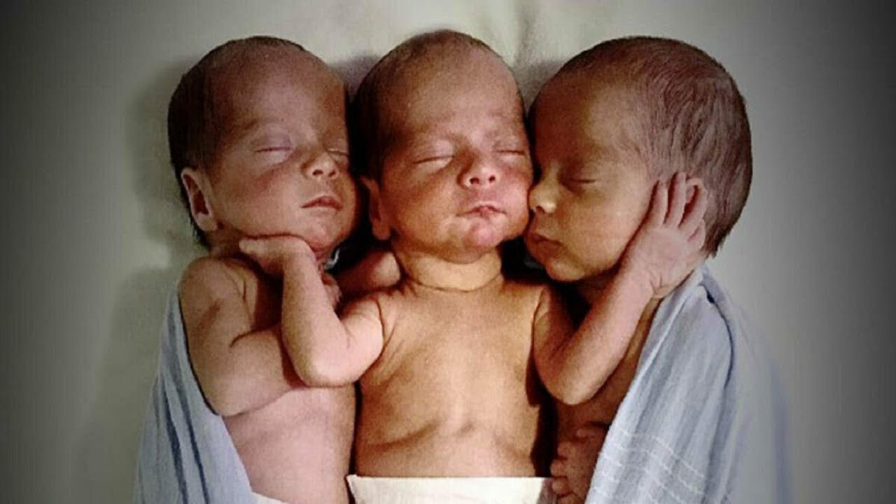 Mom Rushes To Hospital To Deliver Triplets: Then Doctors Look Closer At ...