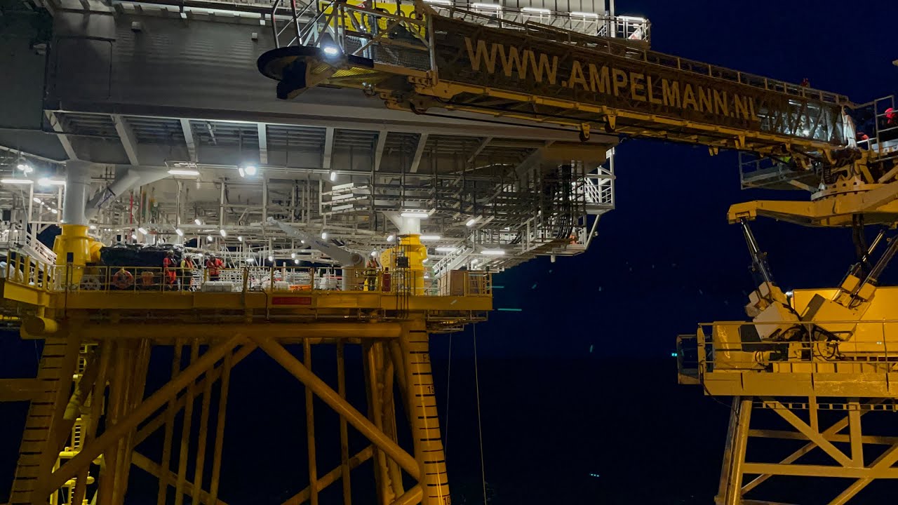 OFFSHORE Ampelmann Gangway Walk to Work - Fecàmp FECOSS - YouTube