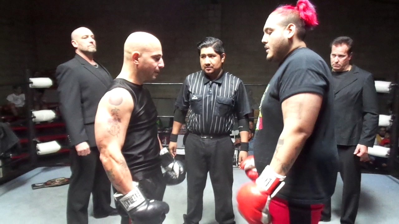 155lb Champion Razor Rizzotti vs 316lb opponent in Gut Punching Combat ...