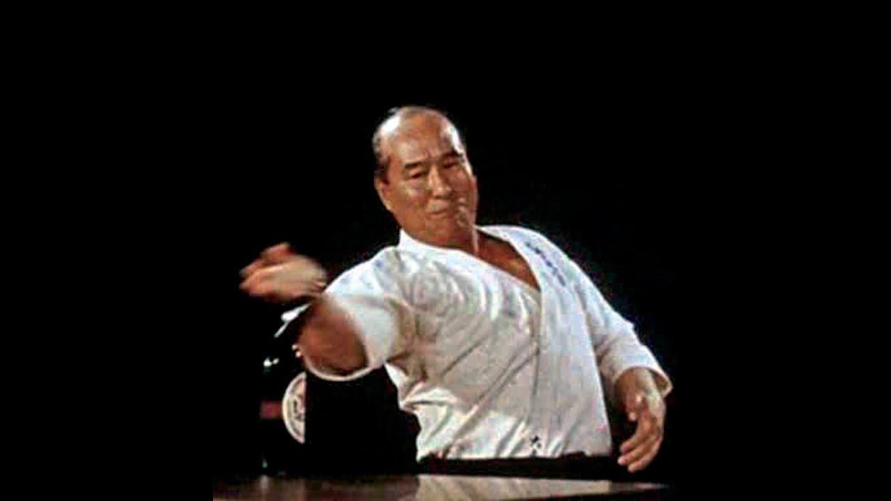 Kyokushin : Oyama Masutatsu Sosai - YouTube