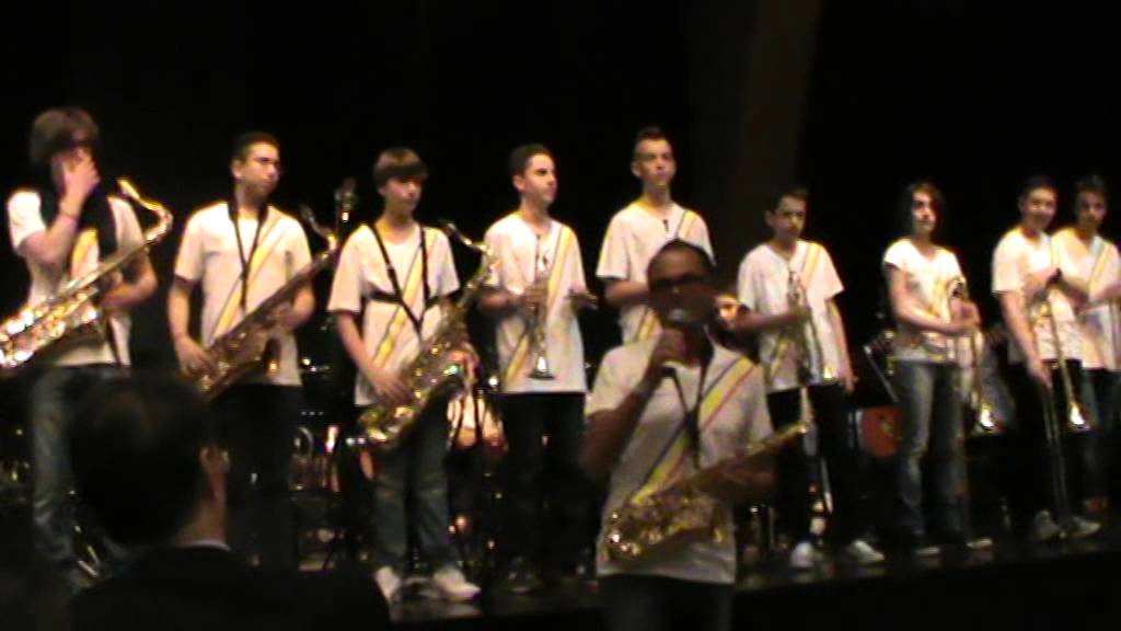 Street Marching Band - YouTube