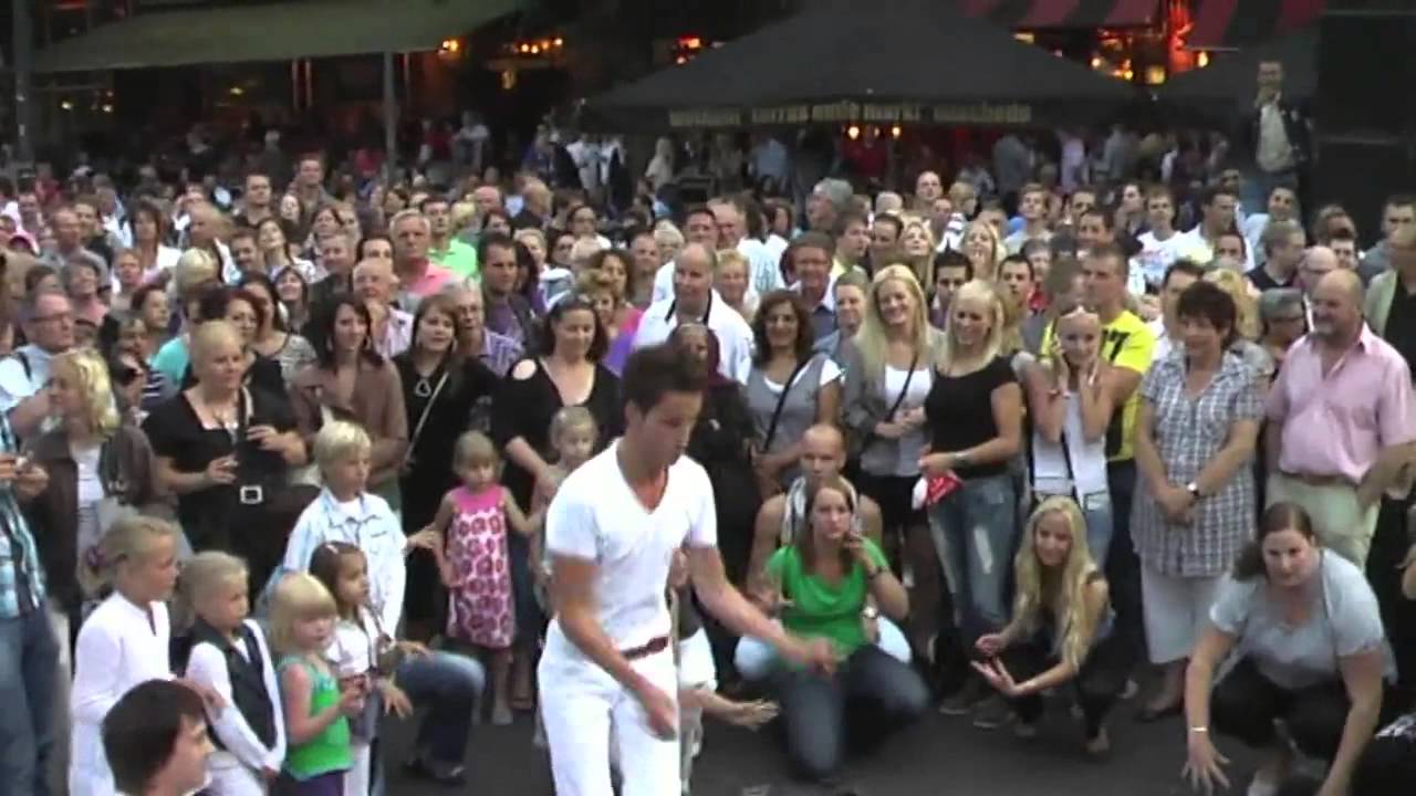 Flashmob @ Bolke Open Air Party Enschede - YouTube