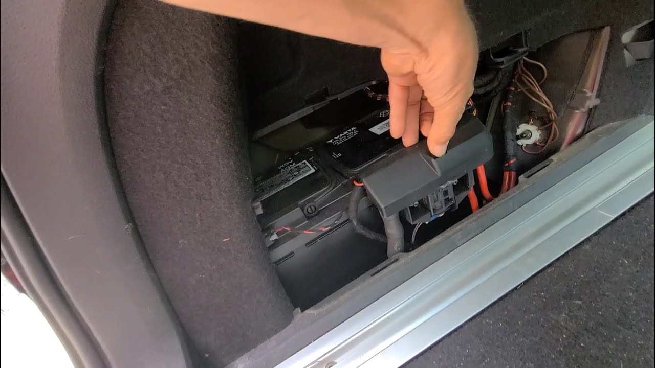 Autobatterie tauschen Ersatz VW Passat B8 VARTA A5 Silver Dynamic AGM ...