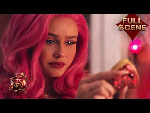 Descendants Shuffle of Love | Bridget Uses the Looking Glass 🪞 | Ending Scene | @disneychannelmusic
