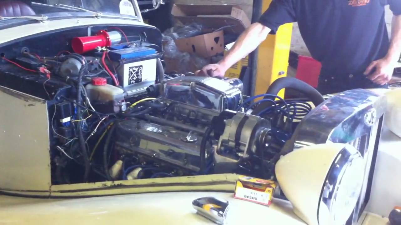 v8 kit car running - YouTube