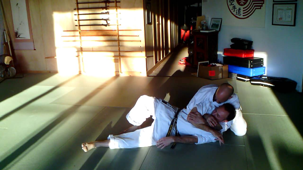 chito ryu chinto kata bunkai - YouTube