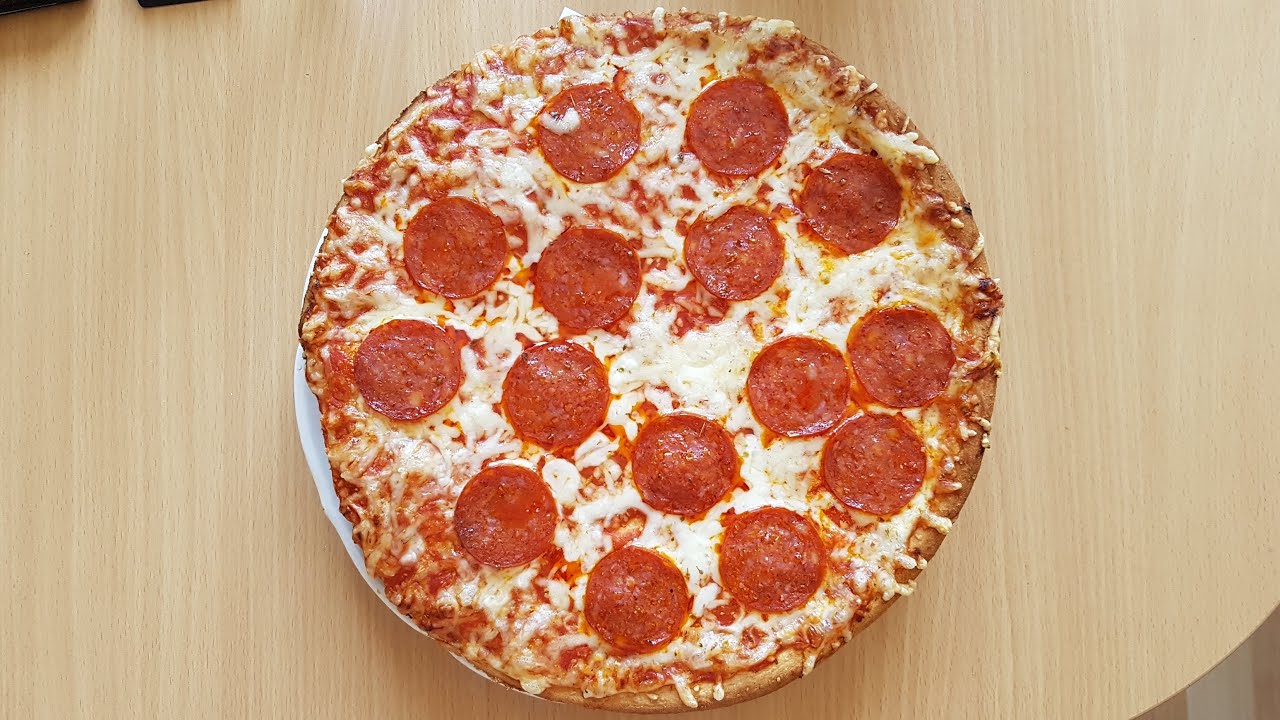 Dr. Oetker Rustica Pepperoni Italian Style Calabrese Pizza - YouTube