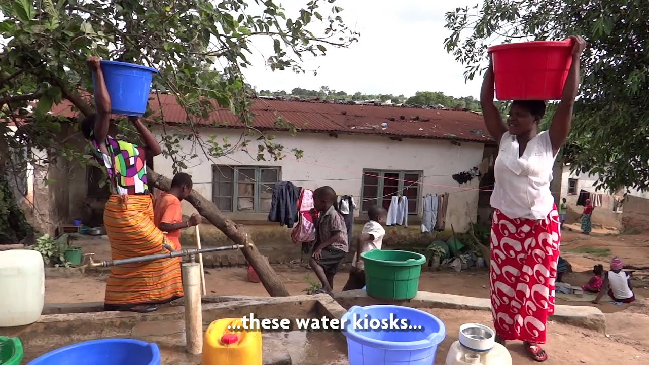 Ndirande, Malawi. Selling water in the Slum. - YouTube