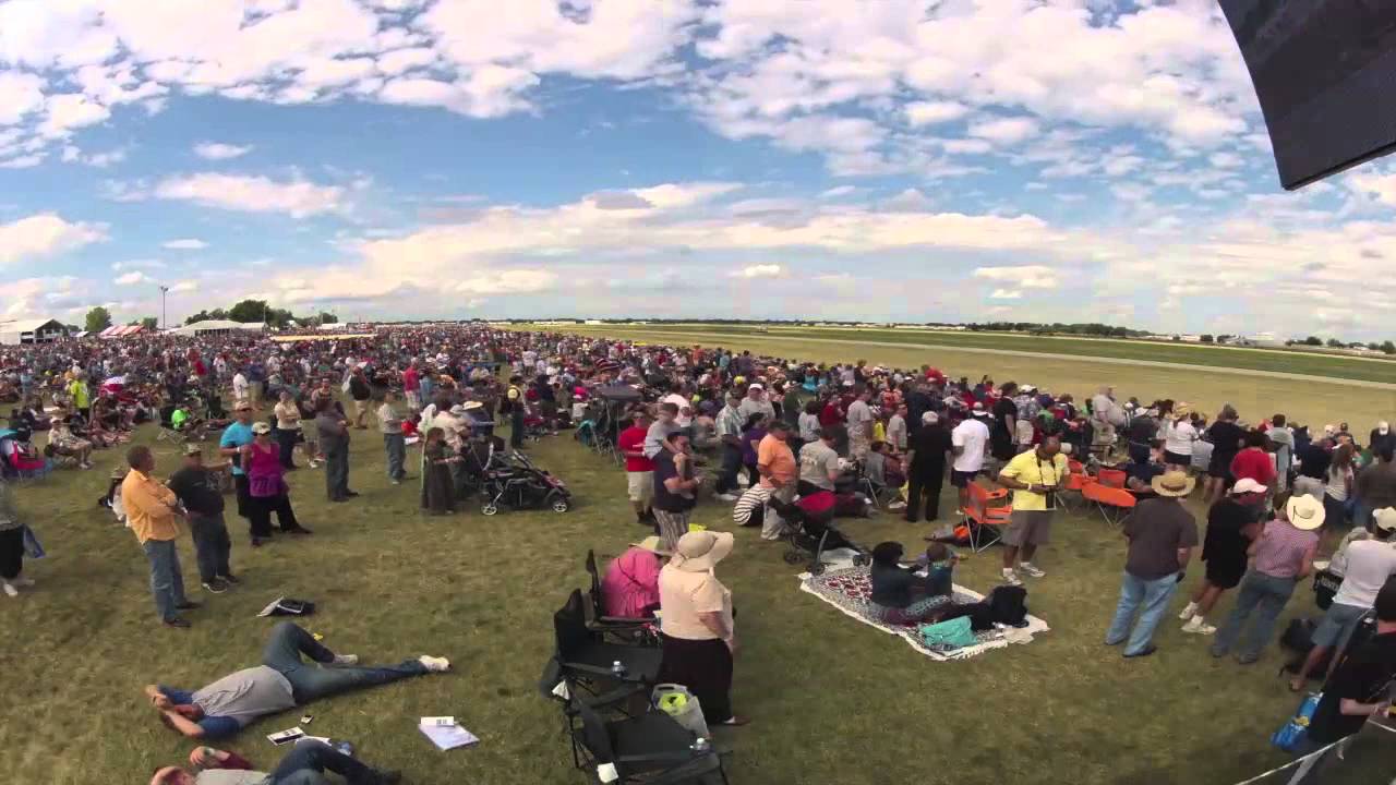 EAA AirVenture Air Show Crowd Time Lapse - YouTube