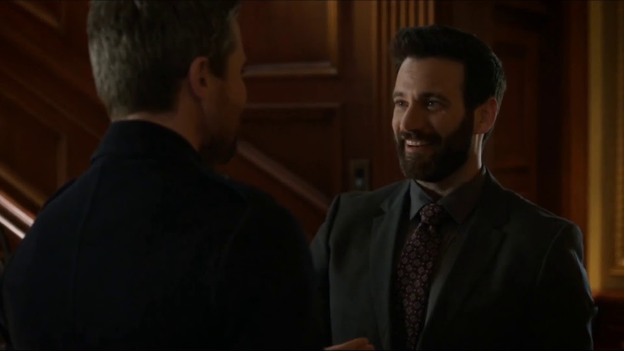 Arrow 8x01 - The Beginning - YouTube