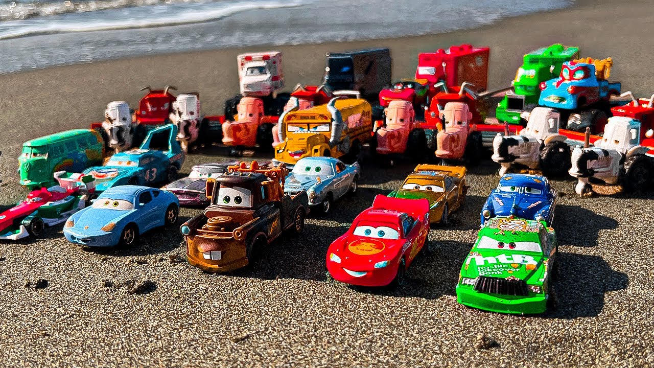 Disney Pixar Cars fall into the water: Lightning McQueen, Mater ...