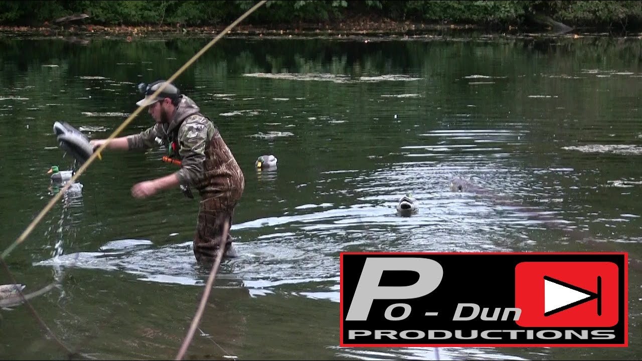 Duck Hunting Sloughs in Oregon (Rookie Duck Hunter Puts Down a Nice ...