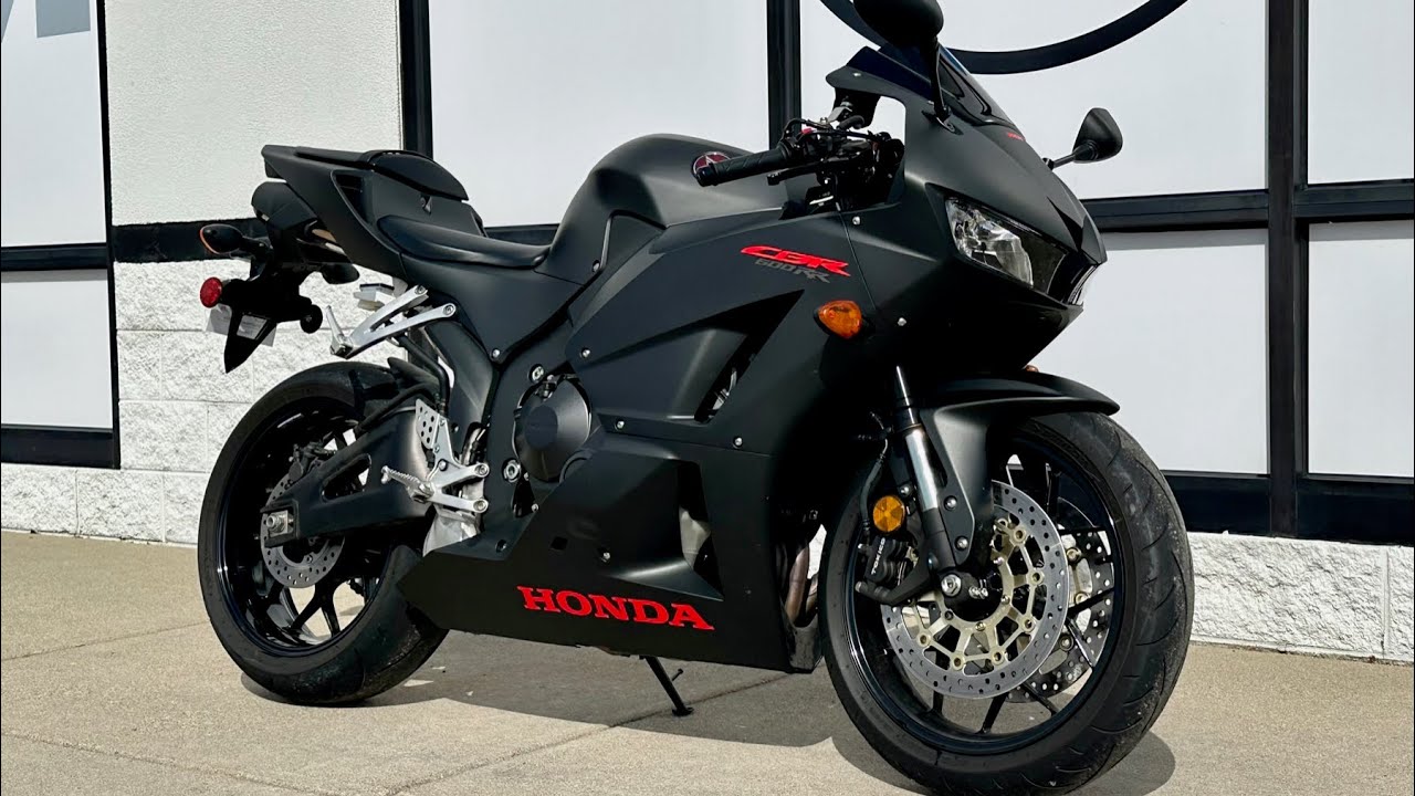 Walk Around of a 2020 Honda CBR 600 RR - YouTube