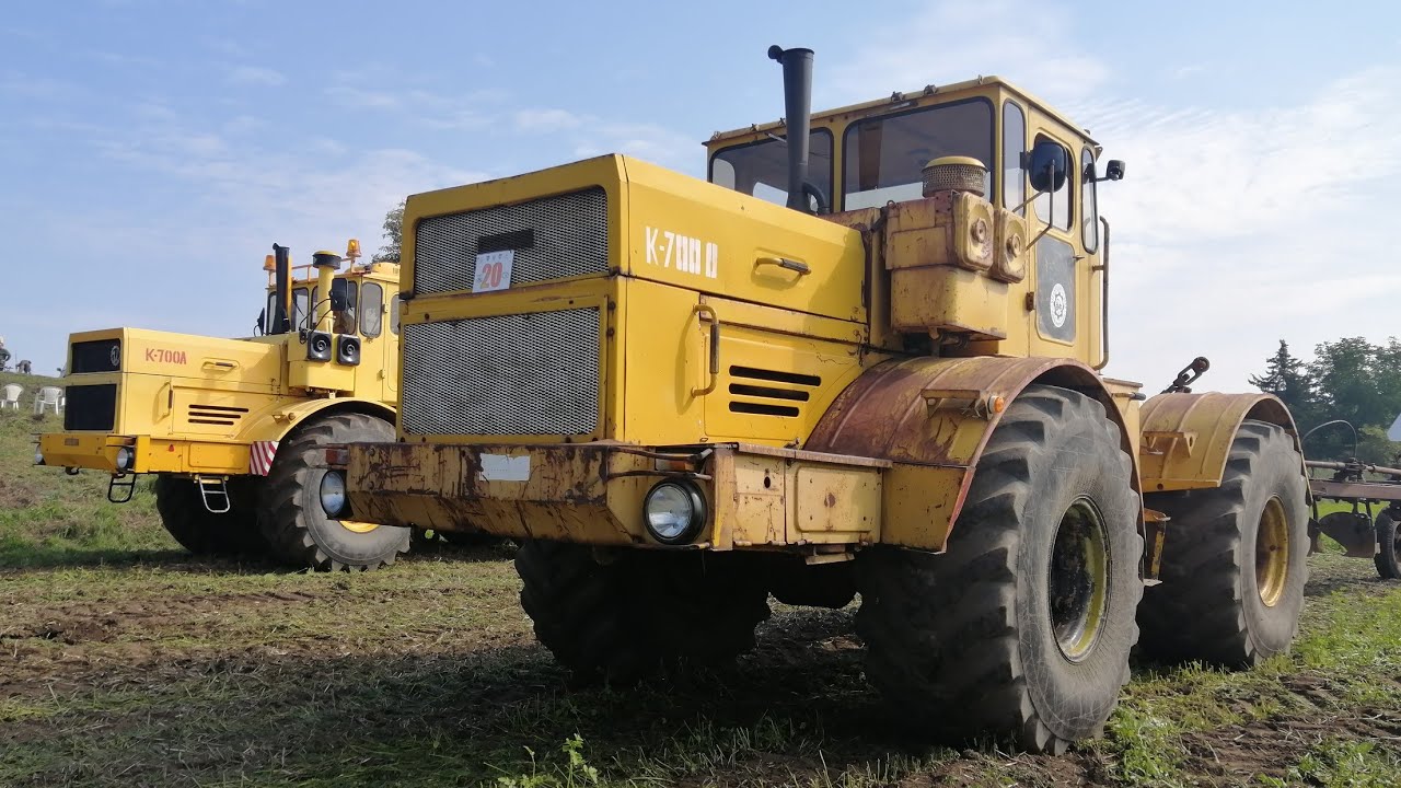 Kirovec K700 a DT 75 - Skupická Traktoriáda 2022 - YouTube