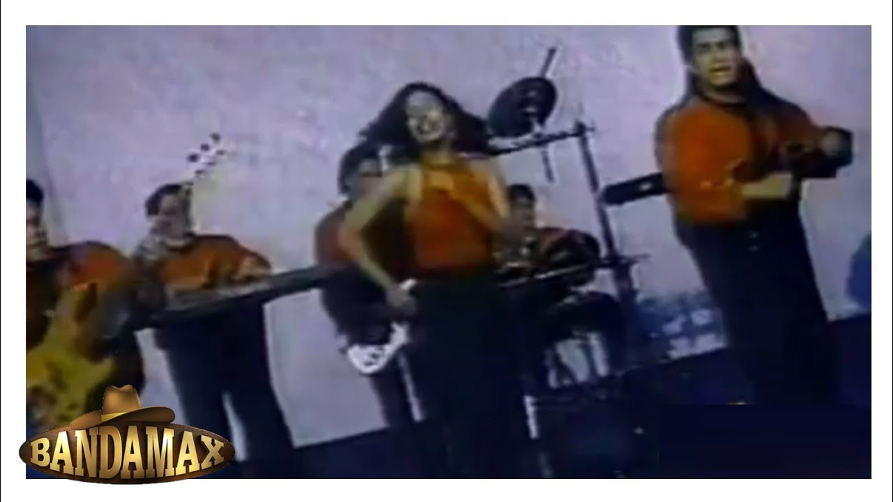 La Carcacha (Selena) - YouTube